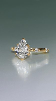 March Birthstone | Aquamarine & Bloodstone Birthstone Guide